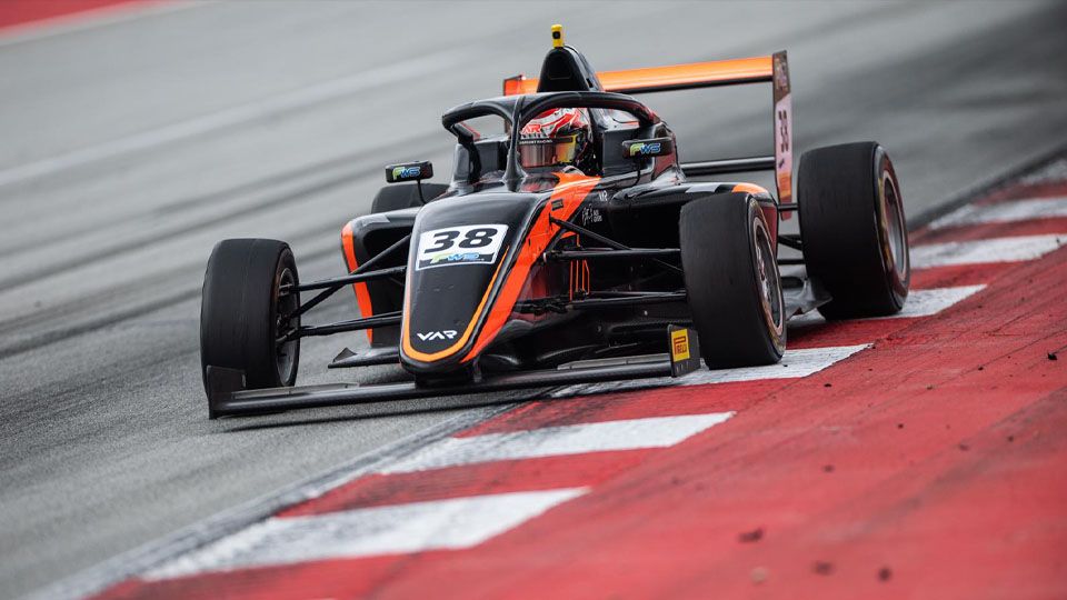 Aleksander Ruta rozpoczyna kluczową część sezonu. Testy na legendarnych ...